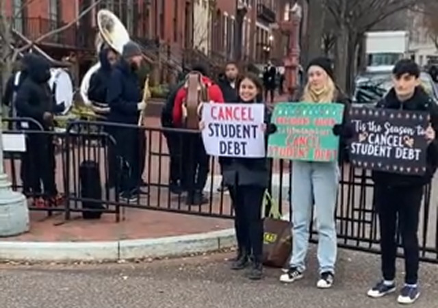 College Students Protest At White House Over End of Student Loan Debt ...