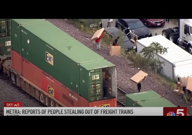 Six Arrested After Hundreds Raid Trains in Chicago